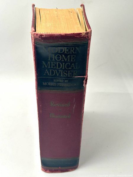 1942 Modern Home Medical Adviser book | Maxsold