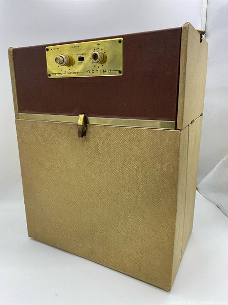 Philco tube portable suitcase turntable | Maxsold