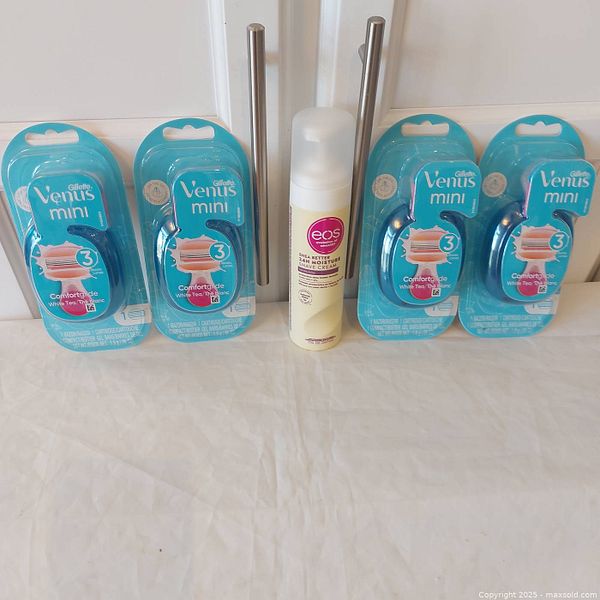 Gillette Venus Mini Comfortglide Razors And eos Shave Cream | Maxsold