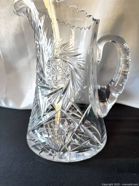 Pinwheel lead crystal pitcher 8.5" | Maxsold
