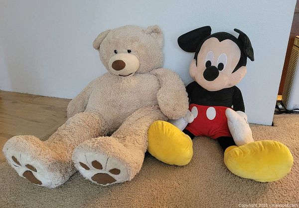 Jumbo sized stuffed animals | Maxsold