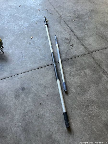 Aluminum telescoping extension poles | Maxsold