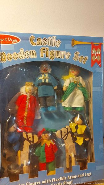 Melissa & Doug Medieval Castle Wooden Figure Set | Maxsold