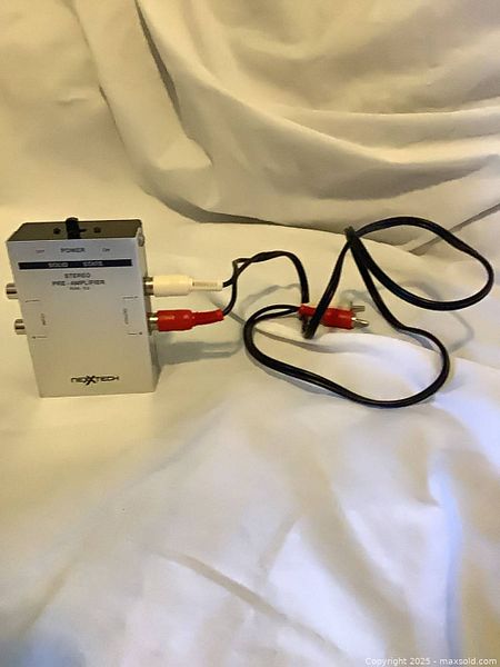Nexxtech stereo pre-amplifier with RCA cable | Maxsold