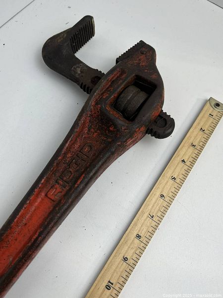 Ridgid 24" Offset Heavy Duty Pipe Wrench | Maxsold