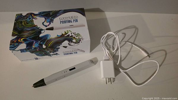 MYNT3D printing pen with power adapter and spare keyboard | Maxsold