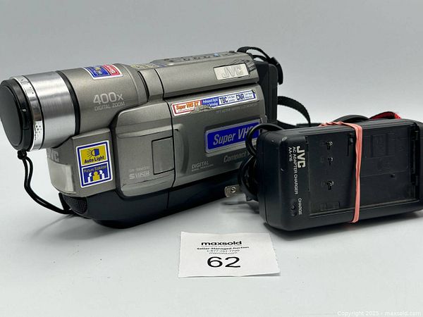 JVC GR-SXM330 Super VHS-C Camcorder | Maxsold