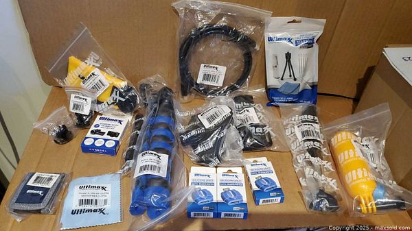 Ultimaxx 17-Piece Camera Accessory Bundle | Maxsold
