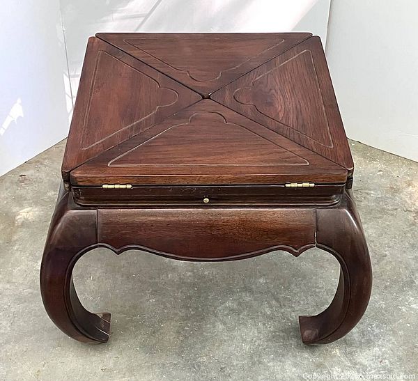 Rosewood fold-out square chow-leg table | Maxsold