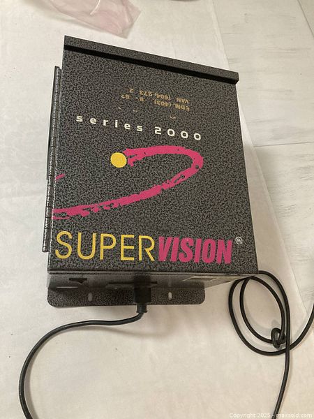Super Vision Series 2000 Fiber Optic Illuminator 120 VAC | Maxsold