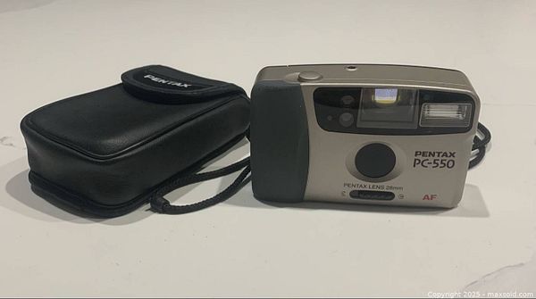 Pentax PC-550 35mm Film Camera With Case | Maxsold