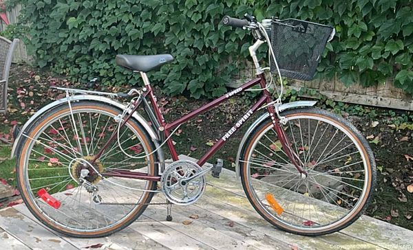 Free Spirit 6-Speed Step-Through Bicycle | Maxsold