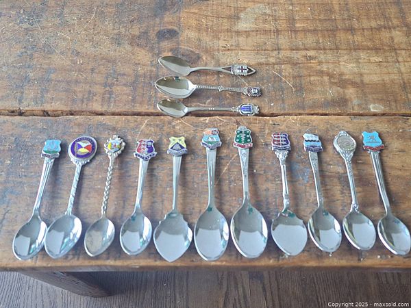 14 souvenir collector spoons with enamel crests | Maxsold