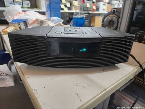 Bose Wave Radio/CD tabletop stereo | Maxsold