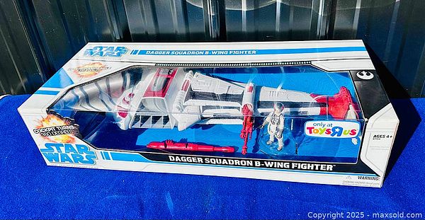 Star Wars The Legacy Collection Dagger Squadron B-Wing Fighter | Maxsold
