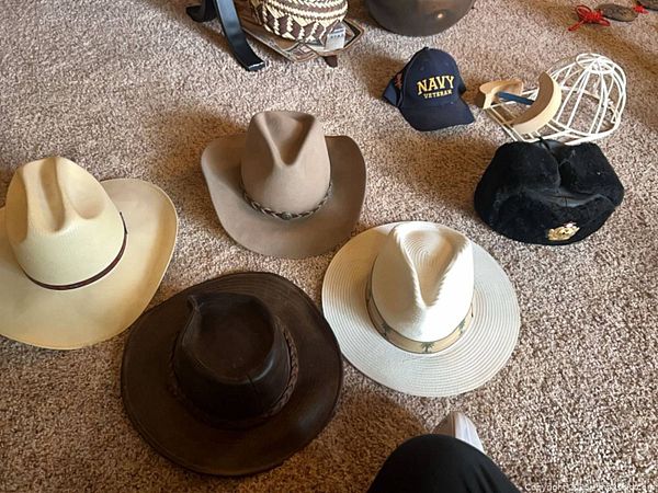 Men’s hats sizes L–XL, 8 pieces | Maxsold