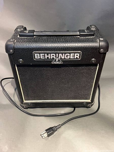 Behringer AC108 Vintager 15W Tube Guitar Combo Amplifier With Cable ...