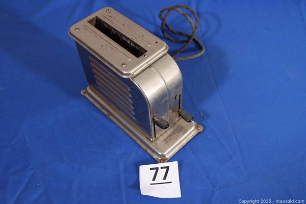 Toastmaster chrome vintage toaster | Maxsold