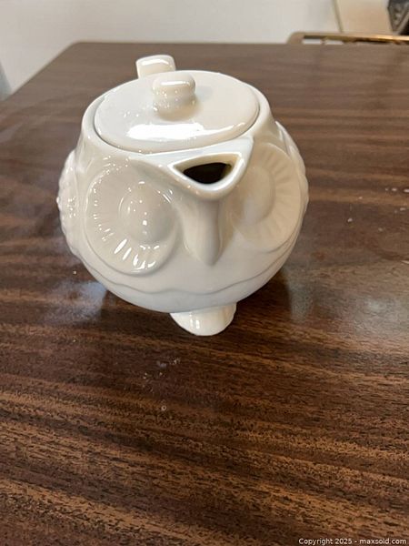 White owl teapot & Robert Stevens Withoff MCM teapot | Maxsold