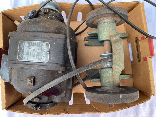 Leland Electric 1/6 HP motor with sanding wheel | Maxsold