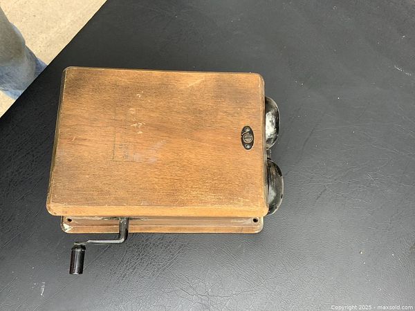Northern Electric wooden crank ringer box | Maxsold