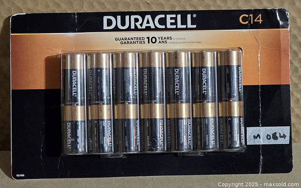 Duracell C14 alkaline batteries, pack of 14 | Maxsold