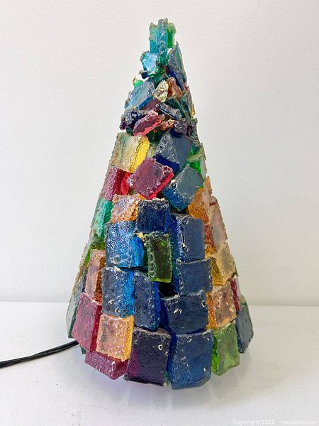 Brutalist lucite chunk Christmas tree lamp 14.5" | Maxsold