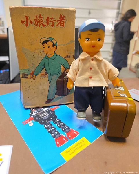 Young Traveller Wind-Up Toy MS 823 w/ Box | Maxsold