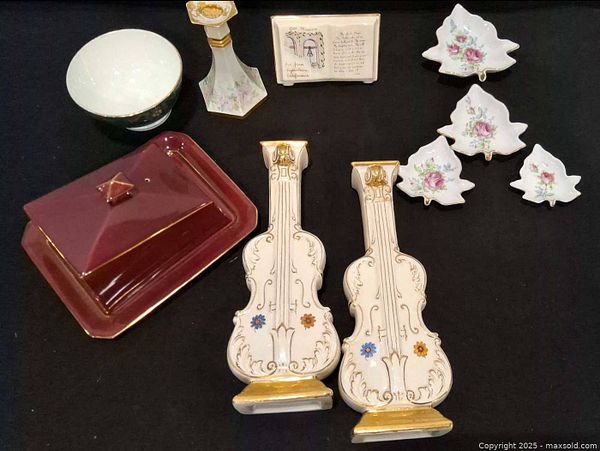 Porcelain violin figurines and ceramic decor | Maxsold
