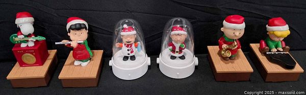 Peanuts Christmas band figures | Maxsold
