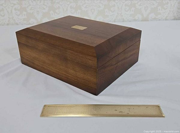 Wood Cigar Humidor with Brass Humidifier 11x9x4 | Maxsold
