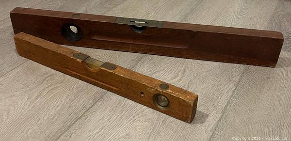 Antique Stanley wood & brass spirit levels | Maxsold