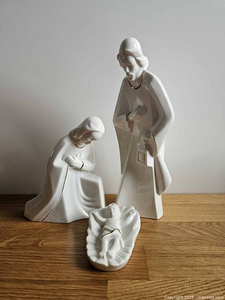 Mikasa Holy Night Nativity Figurines | Maxsold