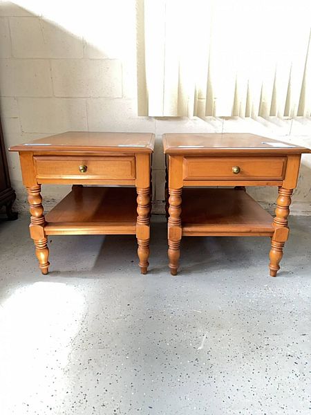 Conant Ball rock maple end tables pair | Maxsold