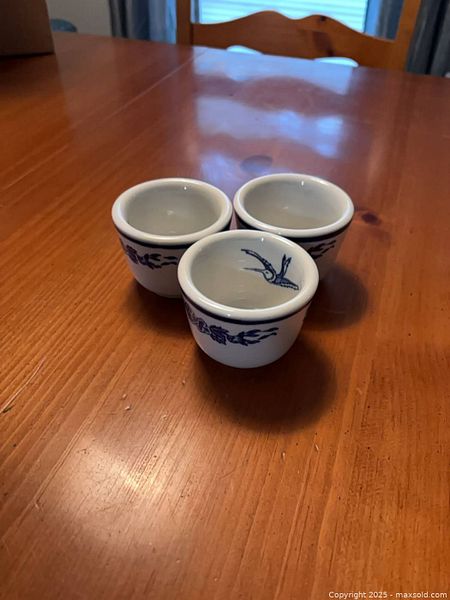 Set of 3 Small Glazed Ceramic Cups | Maxsold