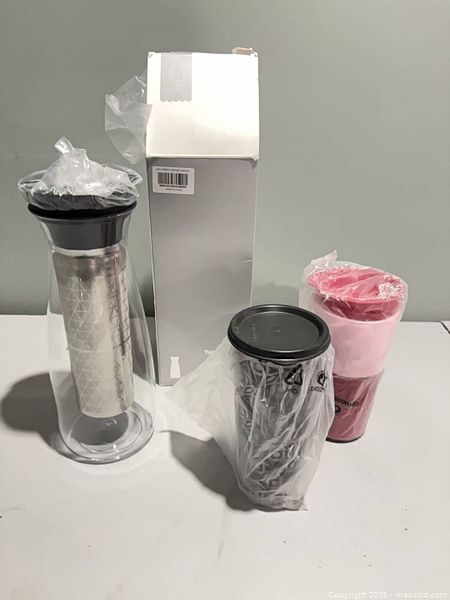 Tupperware Cold Brew Carafe, Eco To Go Vineyard cup, patterned cup with ...