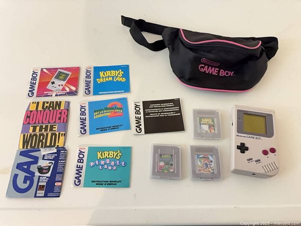 Nintendo Game Boy DMG-01, 3 games, manuals, pouch | Maxsold