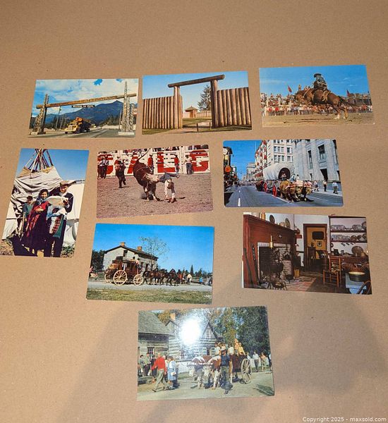 Nine vintage Canadian attraction postcards | Maxsold