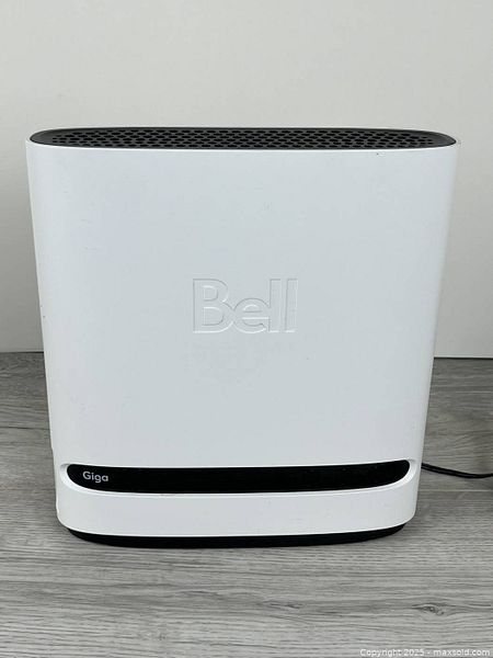 Bell Home Hub 4000 Giga Hub router | Maxsold