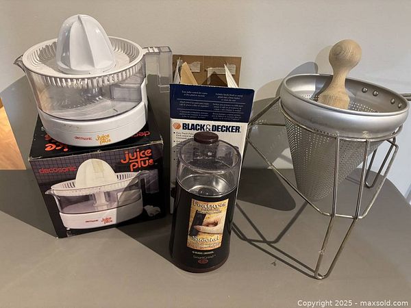 Decosonic Juice Plus juicer, B&D grinder, china cap strainer, wooden ...