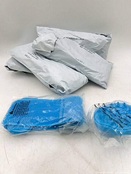 Five new shower back scrubber and brush sets | Maxsold
