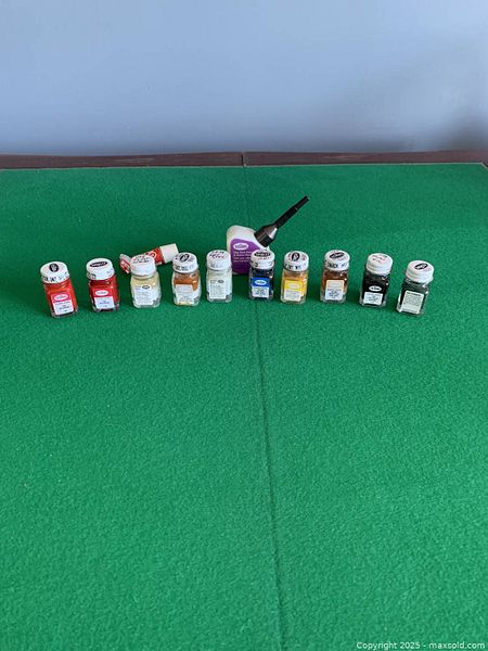 Vintage Testors Enamel Model Paints And Thinner | Maxsold