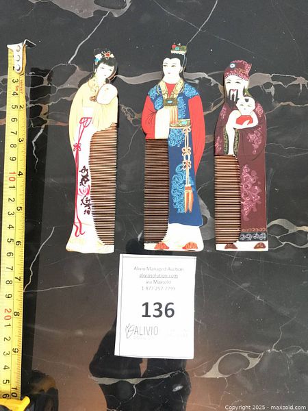 Pair decorative Chinese shubi combs | Maxsold