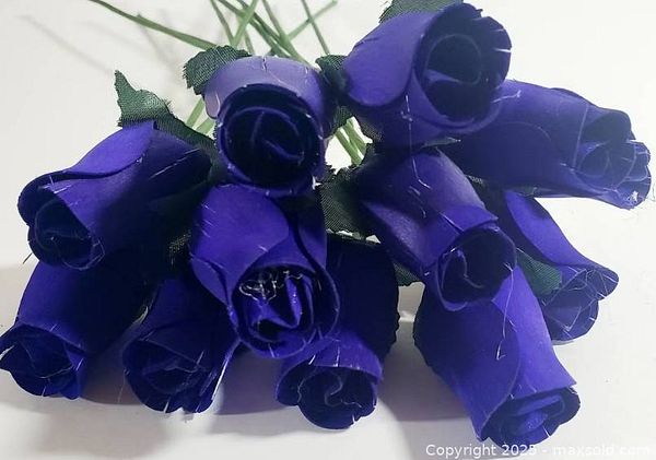 Florist Shop purple wooden roses set | Maxsold
