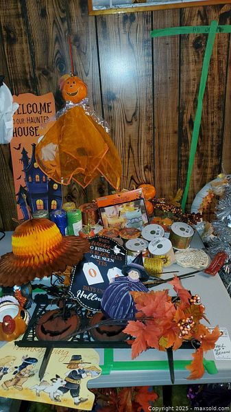 Mixed holiday decorations Halloween Thanksgiving Fall | Maxsold