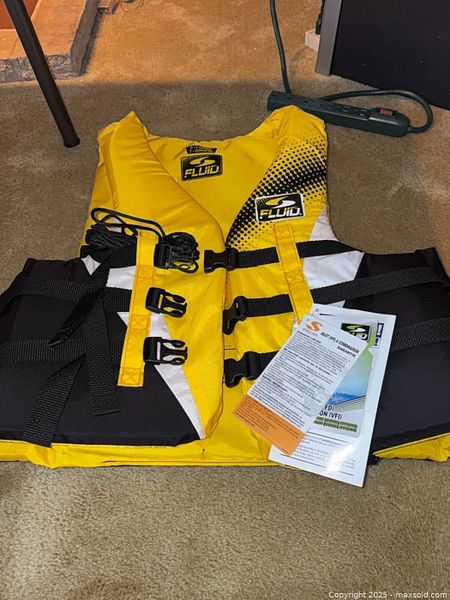 Fluid personal flotation device size X-Large | Maxsold