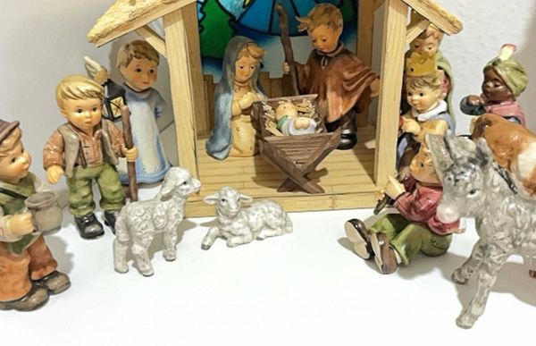 Goebel Hummel 21-Piece Children’s Nativity Set | Maxsold