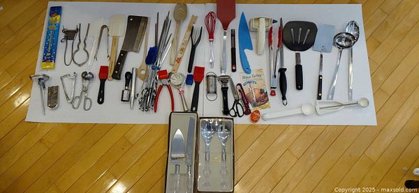 Approximately 40 mixed kitchen utensils | Maxsold