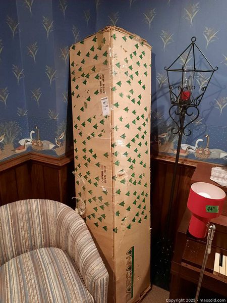 Barcana Artificial Christmas Tree in Box | Maxsold