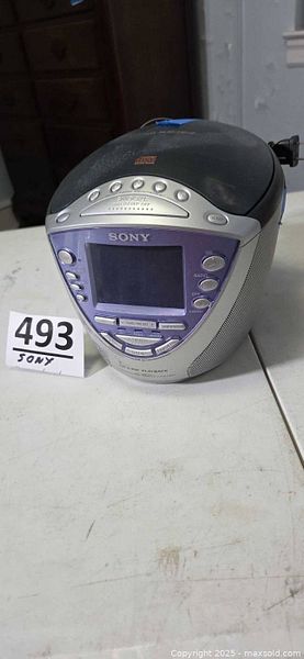 Sony Dream Machine CD Clock Radio | Maxsold